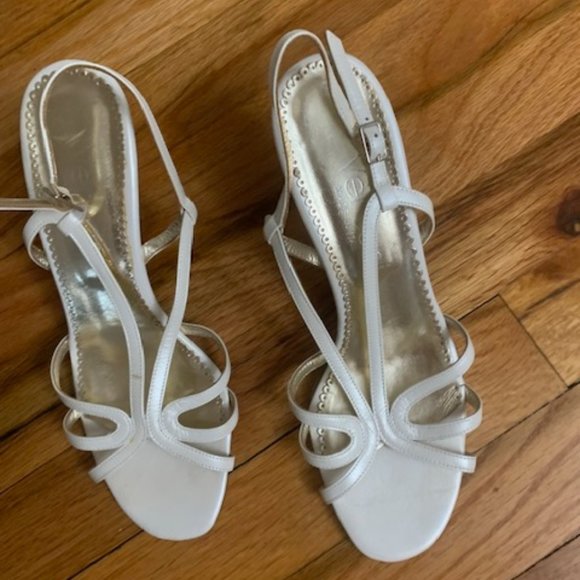 Versani | Shoes | Versani Made In Italy Leather Heels Size 7 | Poshmark